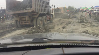 实拍缅甸会卡翡翠矿区(二):华人小相开车体验泥泞不堪的道路!