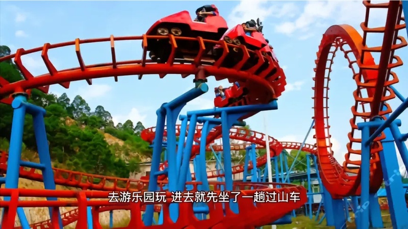 保险柜没有锁,只要转动柜门把手就行了!
