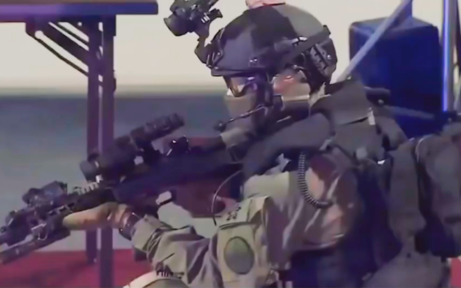 中国香港警务处机动部队特别任务连,世界顶级特警队之一。