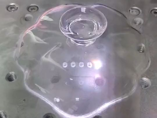 玻璃激光打孔机 普通玻璃厚3-4mm,孔大小1cm