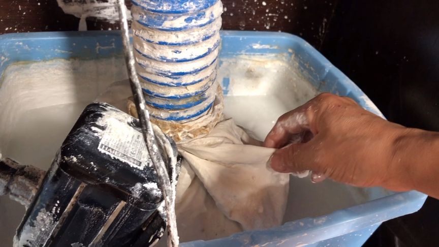 眼镜加工制作之磨片机的清洗