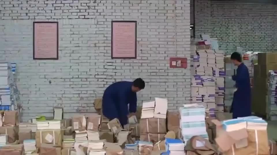 满仓一天打两份工,教授级别的收入,大学老师都羡慕了