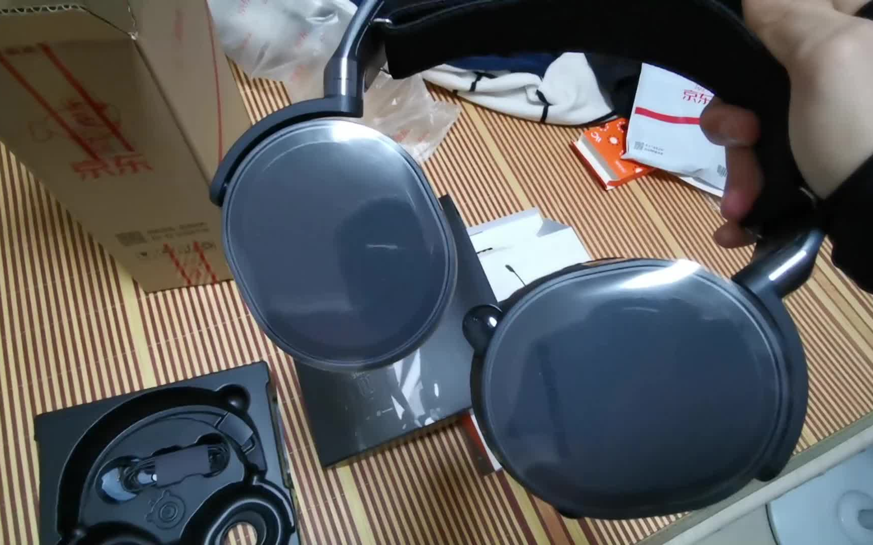 赛睿 Arctis 寒冰5 RGB 绝地求生吃鸡利器 游戏耳机开箱