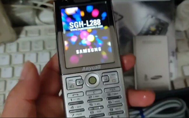 2008年三星首款移动3G手机SGH-L288