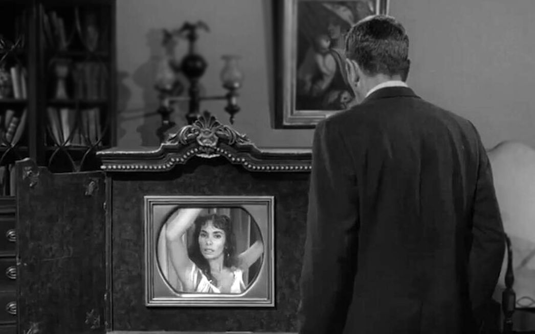 【老电影故事】当家电有了情绪?男子对电器太刻薄,被家电赶出门