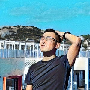 大林住在山脚下 