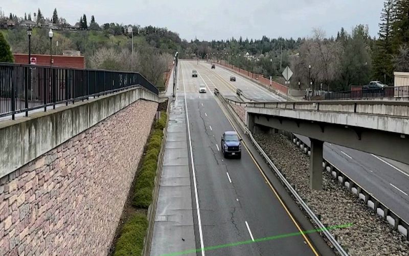 加油站车辆计数器高速公路车流统计摄像机服务区道路马路公路车辆检测