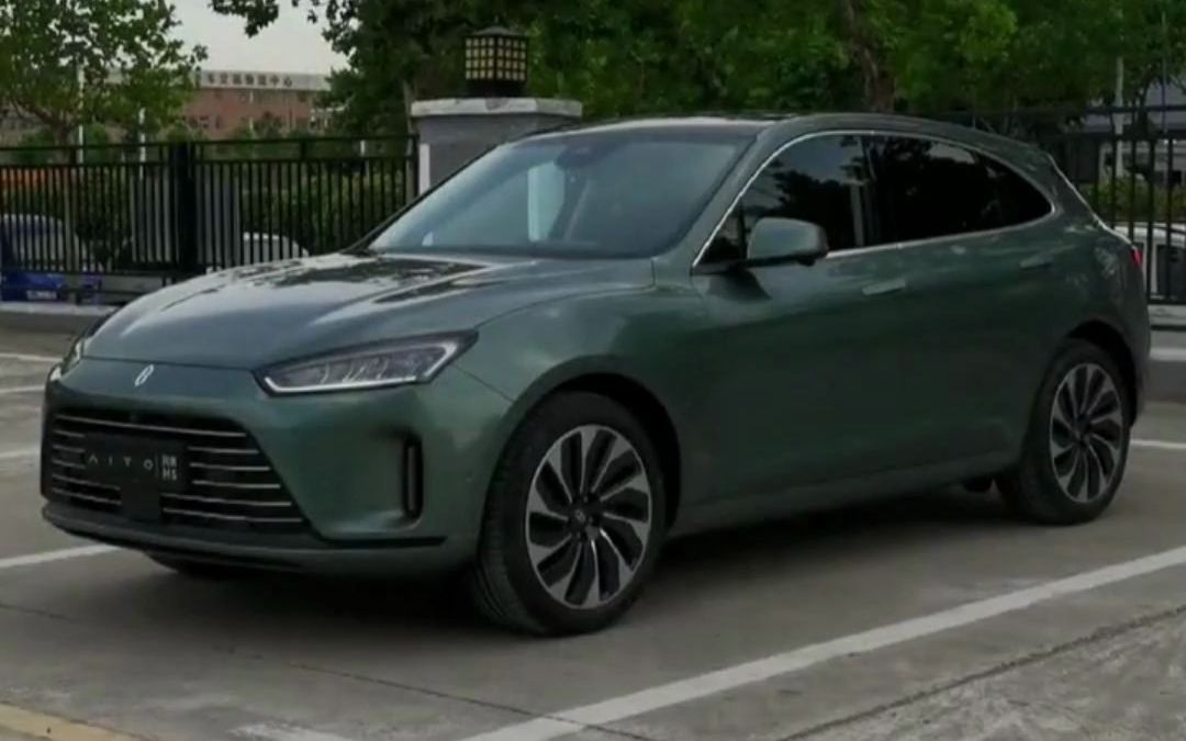 问界M5落地参考价,自称可以媲美百万豪车