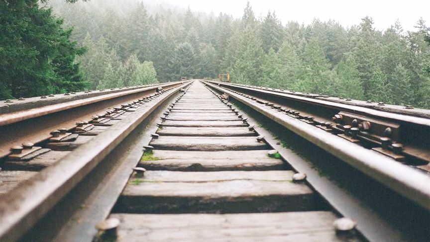 铁轨国际标准宽度1435毫米,这是哪个国家设计的?又长见识了