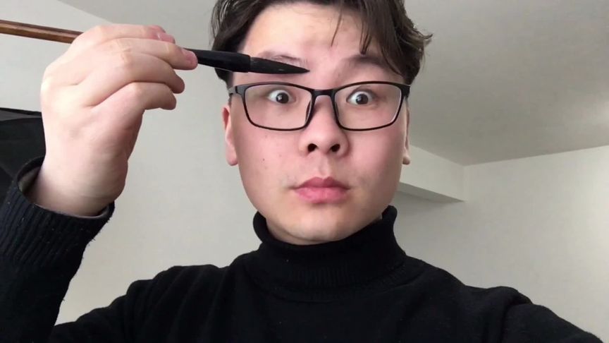 春日vlog:小伙练毛笔字,第一次看到这种墨汁,瞬间蒙圈了