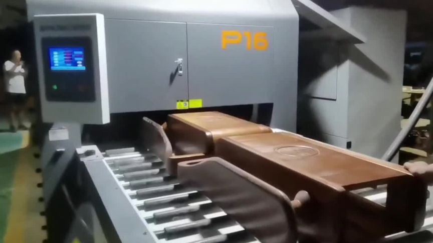 见过这样打磨家具底漆的吗?#森德威#新中式家具 #全屋定制