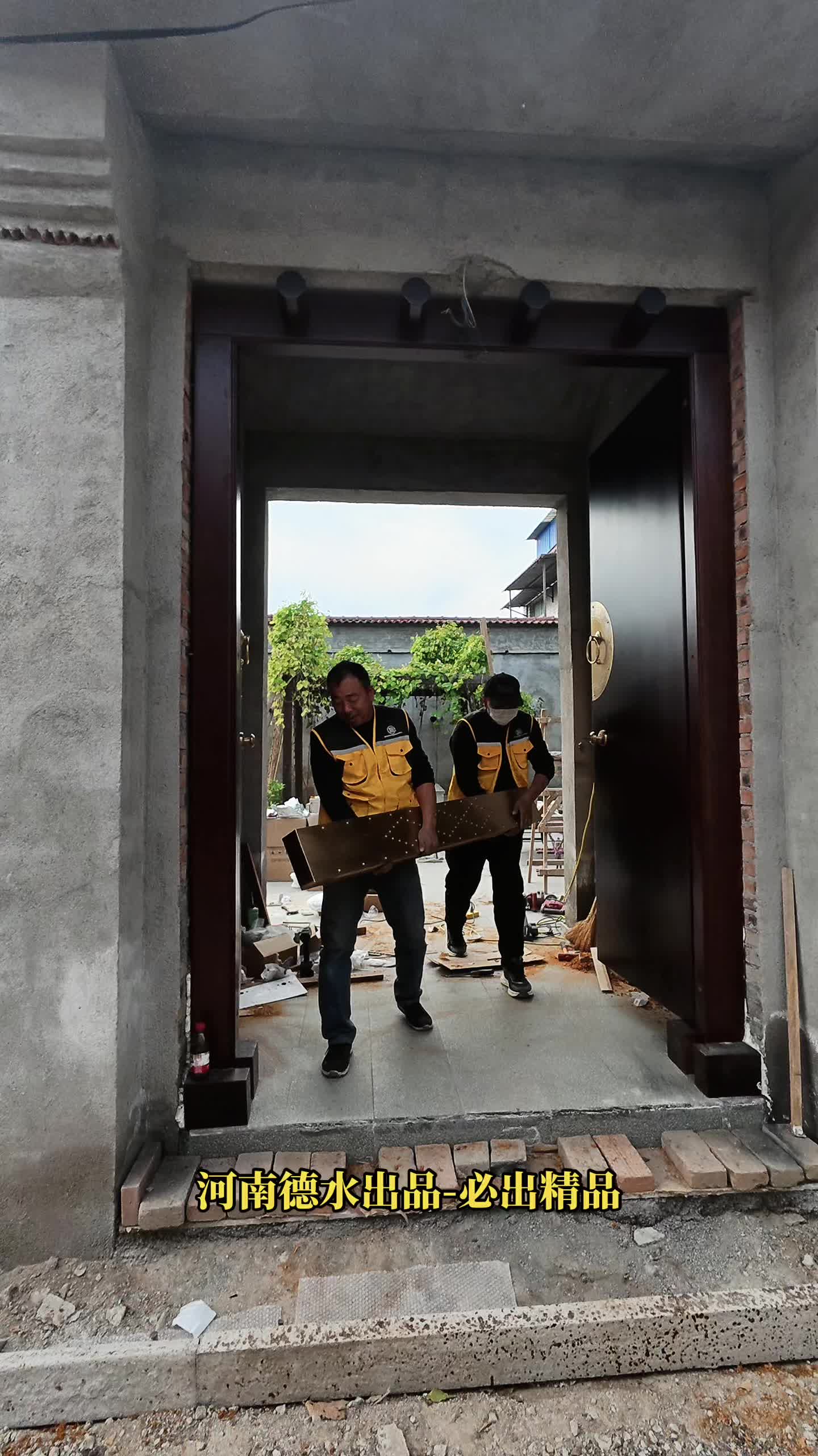 ...提起来方便过车,这大门设计的太赞了。#实木大门#仿古大门#老式木门