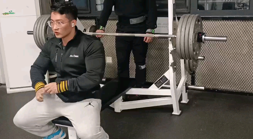 磅片难换算 推个185kg极限嘶吼~