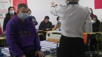 老人轮椅与床转移法1