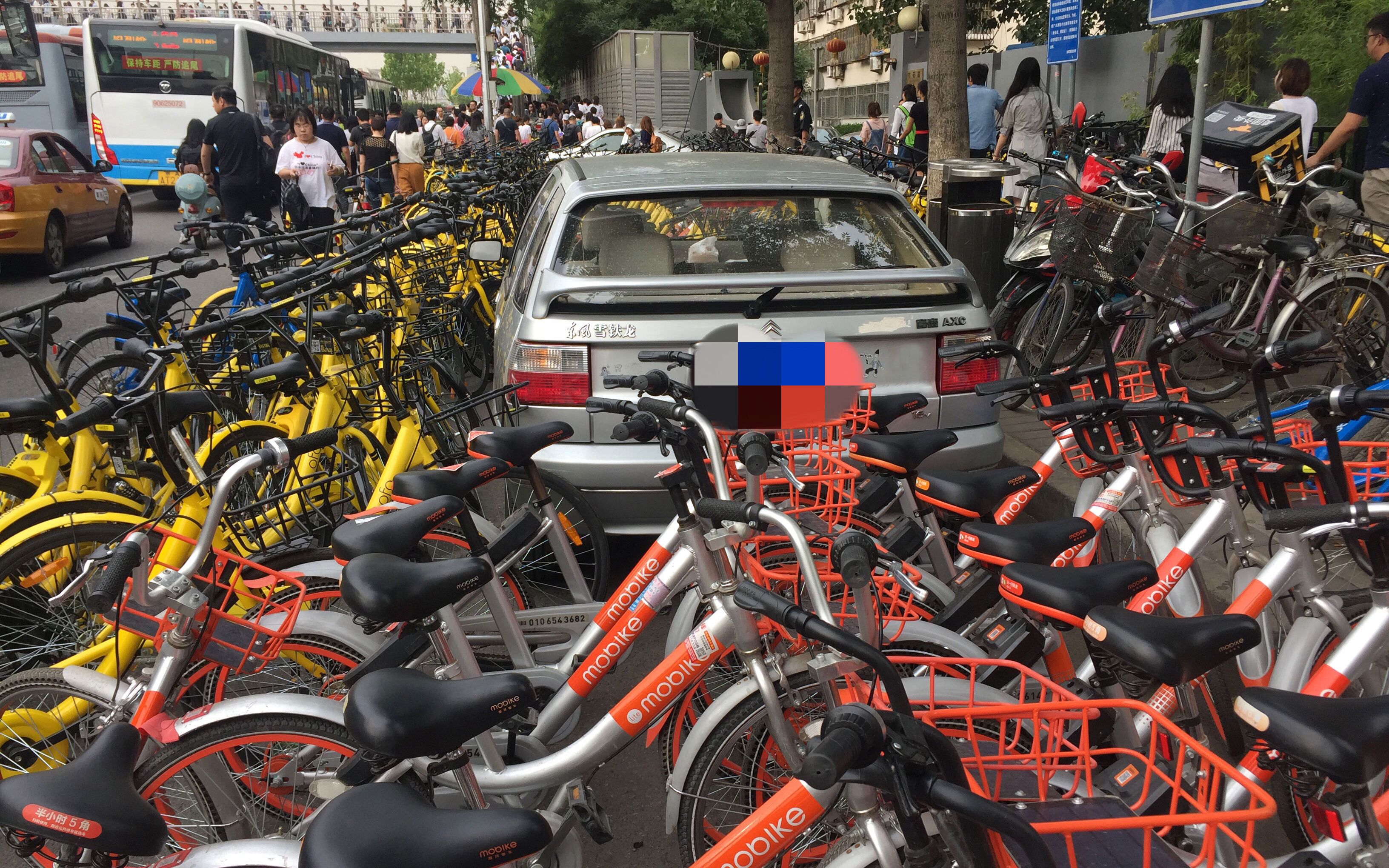 【Aha视频】泛滥的共享单车已经把北京司机逼绝望了