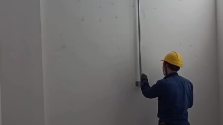 德州学校楼梯口中间隔层推拉窗用的手摇推拉窗开窗器消防排烟窗。