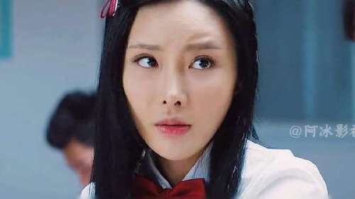 毕业照惊现灵异事件!多一人少条腿,大学生集体吓傻