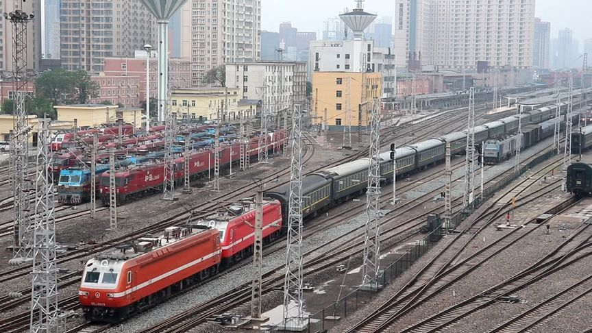 #火车 #铁路 #城市记忆 双机兰局美女和K420兰州扬州快速