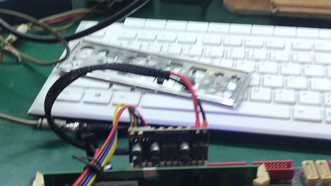 这个东西可以看台式机主板电流