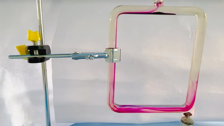 水的热对流实验。