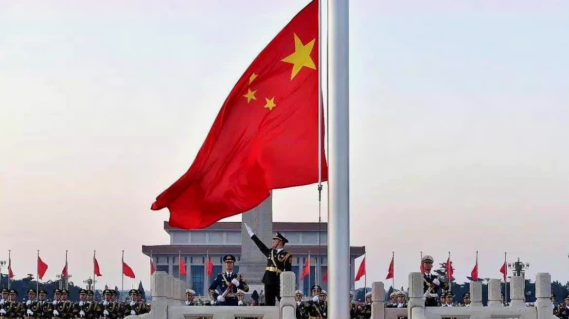 天安门升旗台下的空调有什么用?升旗手说出答案,今天又涨知识了