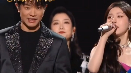 #凤凰传奇 央视跨年晚会,音乐一响统一全场,中国音乐顶流了!#明星 #娱乐