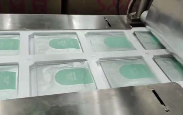冻干粉面膜包装机 全自动铝塑泡罩机 吸塑自动成型压板机 励勤定制