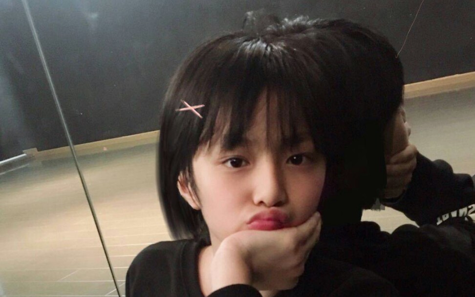 ...苹果练习室版“镰刀弯弯” 13岁限定 【刘耀文】 《睫毛弯弯》 (配音)