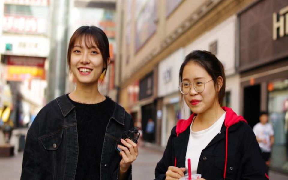 街访路人:做男生或者做女生有什么不好?转换性别之后你最想干什么?