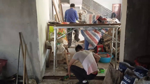 600块钱买的二手玻璃门,装上也能很气派,是不是有人又在笑话了