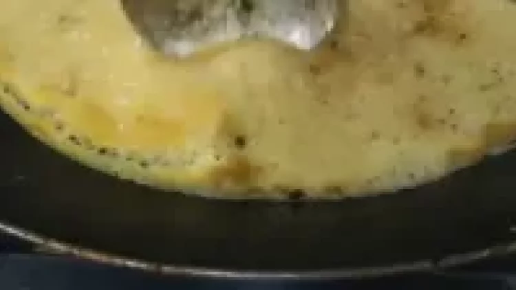 黄精又叫鸡头精也叫虎头精,梅州客家的小哥山上采的,泡酒好处多