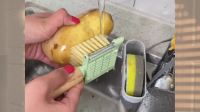 厨房好物:自带刷子的多功能削皮刀