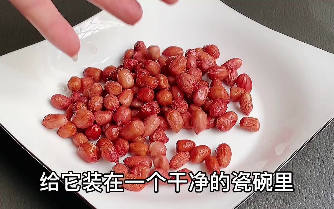 【木耳加红枣】木耳加红枣,解决了很多女性朋友的烦恼,省钱又实用 。