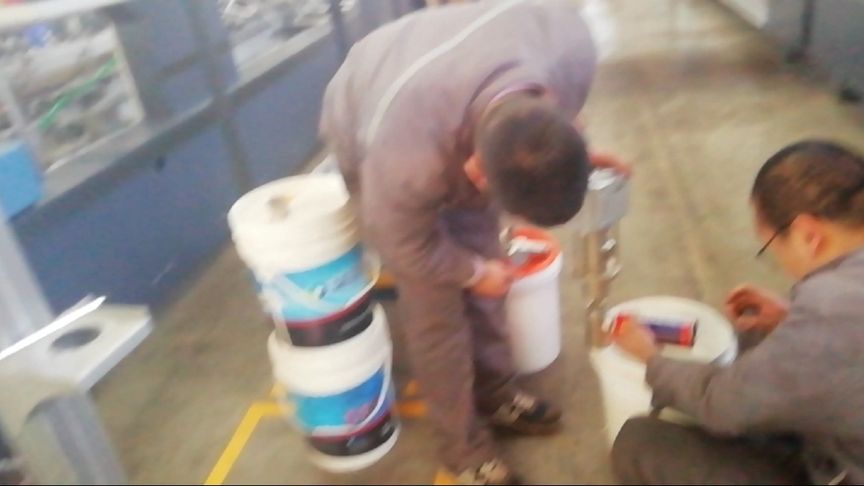 设备开的顺,还少不了维修工保驾护航