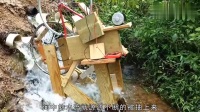 牛人发明小水车,能不停的循环转动,是永动机的原理吗?