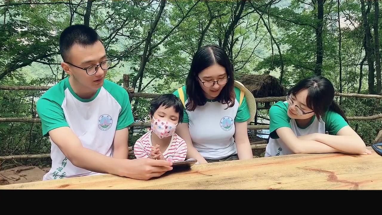 长大学子“三下乡”:用"魔法"记录我们的点点滴滴