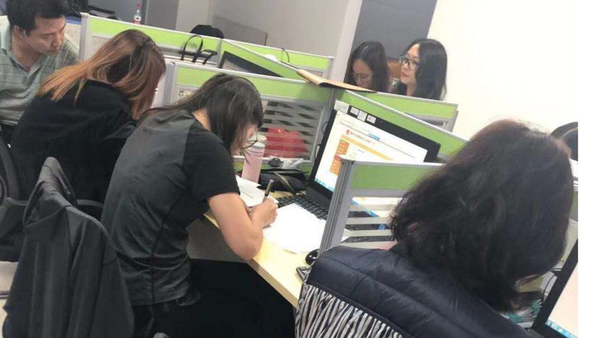 月末时候,作为会计的我,竟然是在教学员,发货,你们都在干嘛?