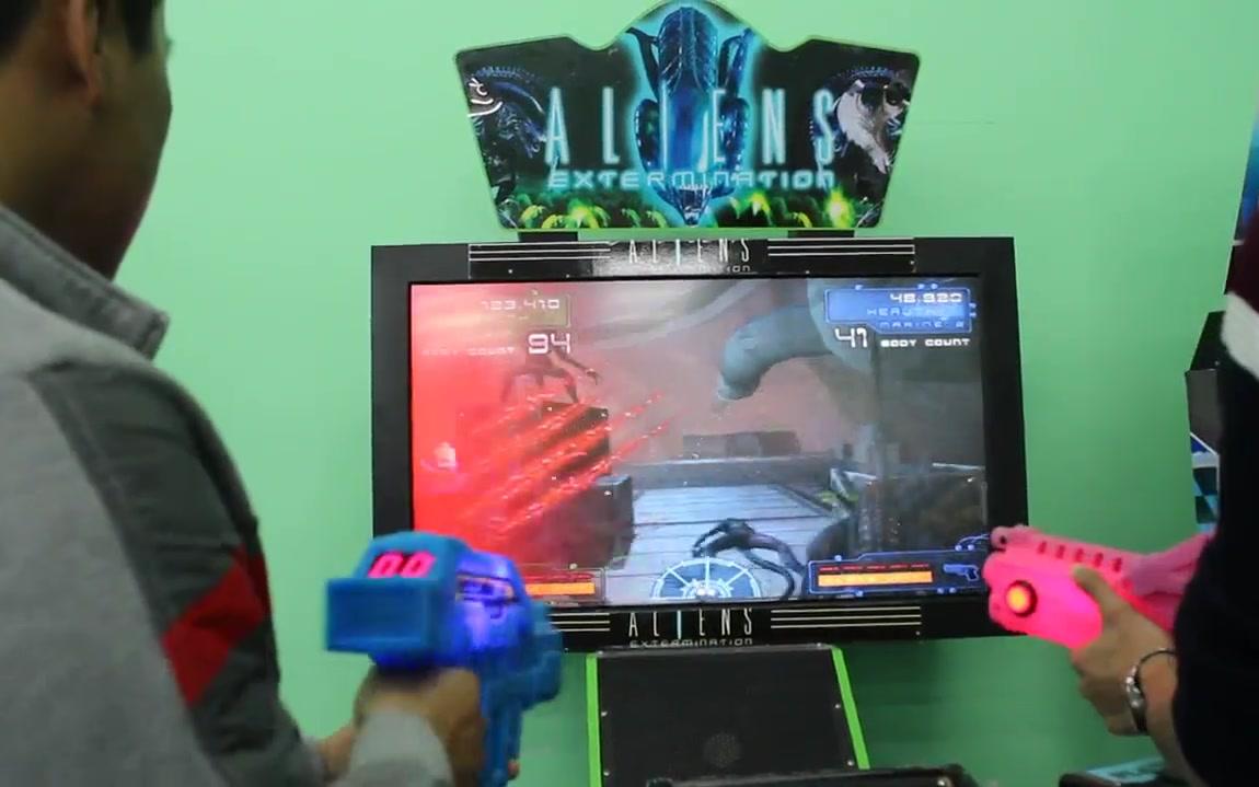 立品游乐大型模拟机游戏机42寸异形鬼屋越战三合一射击游戏机