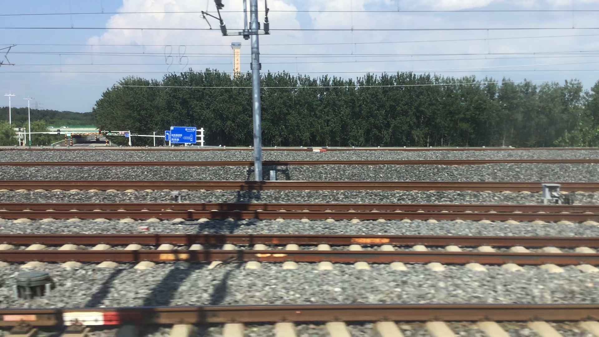C3107次列车进淮安东站