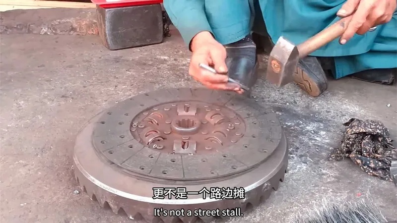 巴铁修复离合器片全过程,全程高能,第一次见这样修