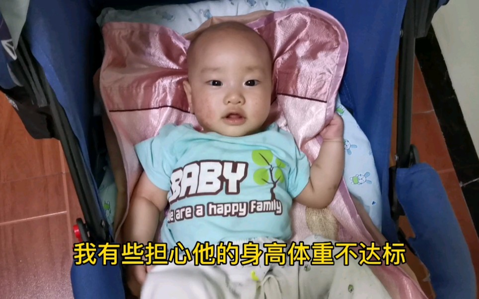 4个月宝宝在家睡觉太少,相比同龄宝宝,身高体重差太多