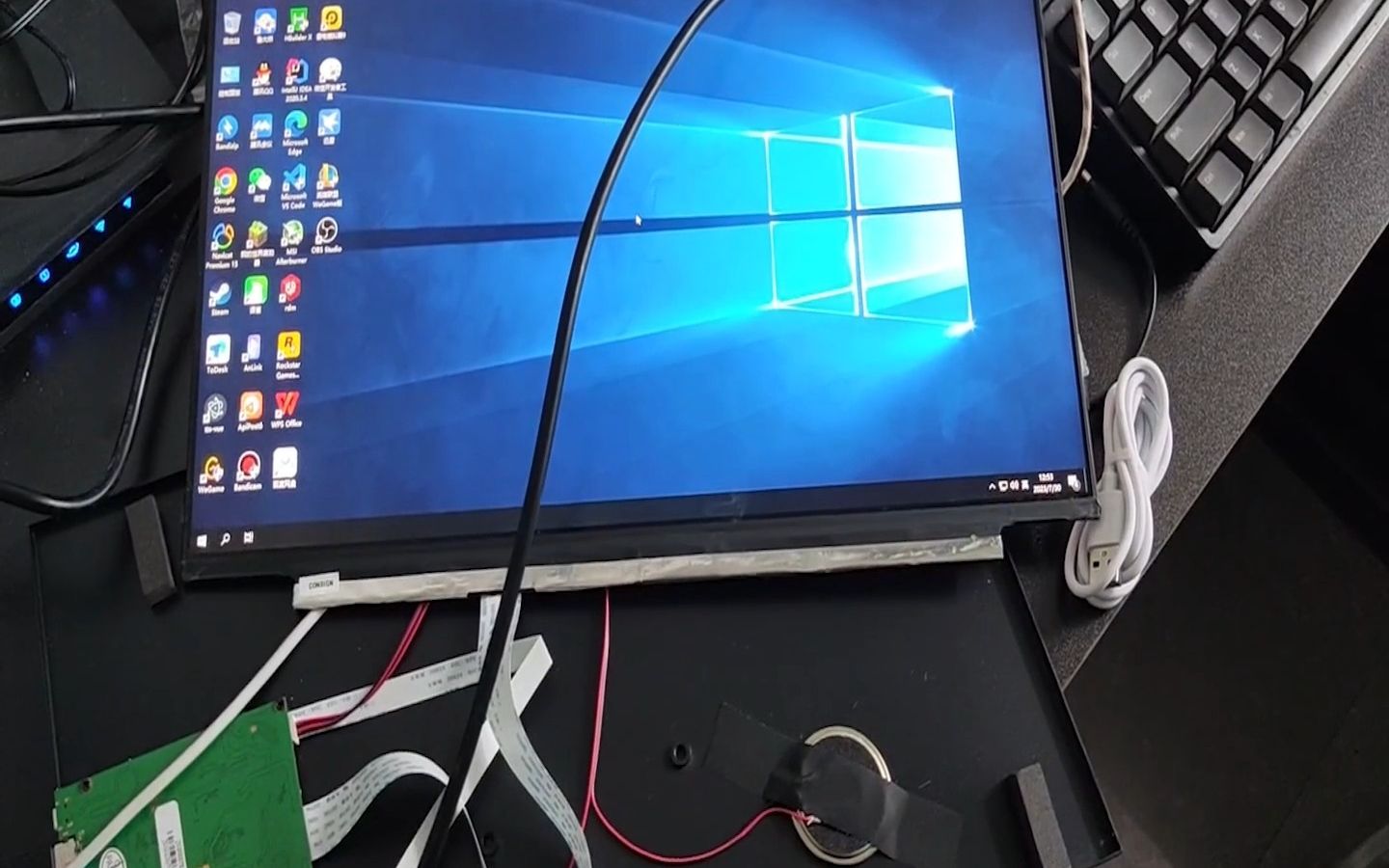 [变废为宝]报废笔记本拆下屏幕改成便携屏,可以连接电脑,游戏机等