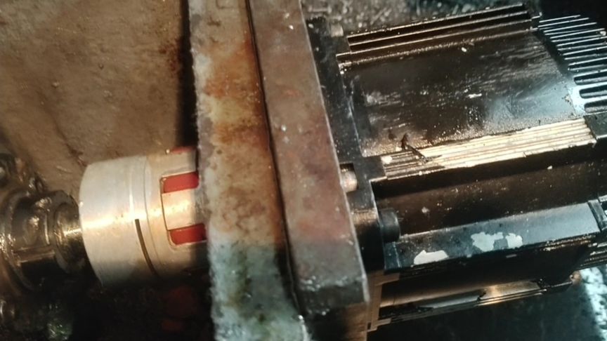 数控电脑锣在运行时,还是正常工作,但在用X轴时会有咚咚的响声