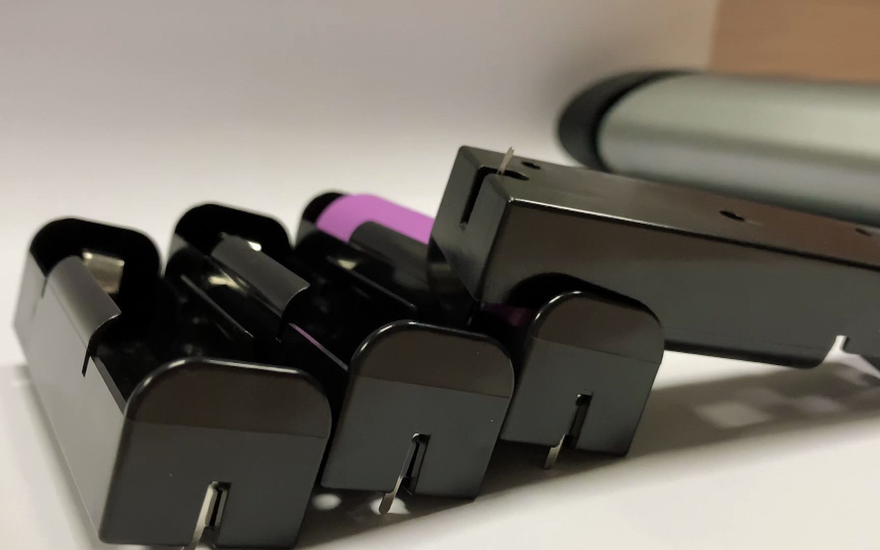 炫一波电池盒子,PCB单节21700电池盒,外观弧形包裹设计,降低电池...