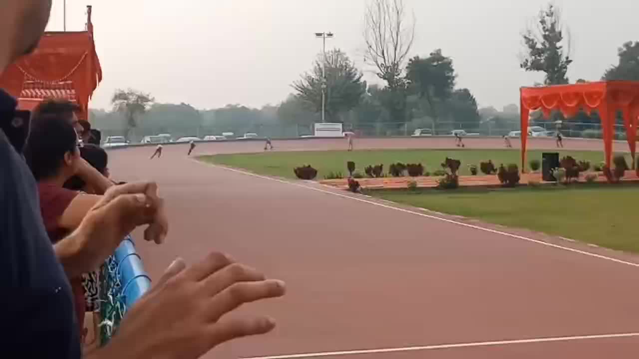 长华体育打造标准轮滑跑道,让比赛顺畅无比