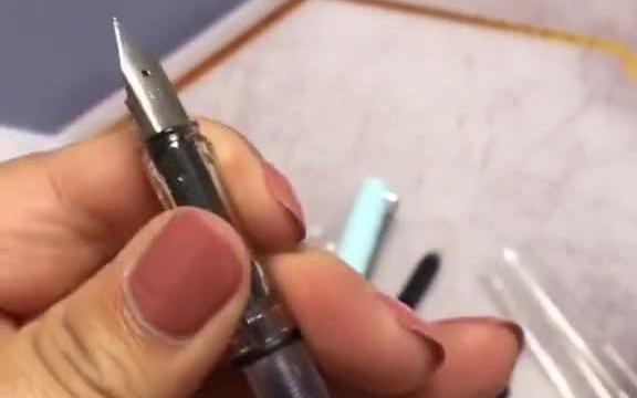 钢笔 墨囊钢笔 安装墨囊
