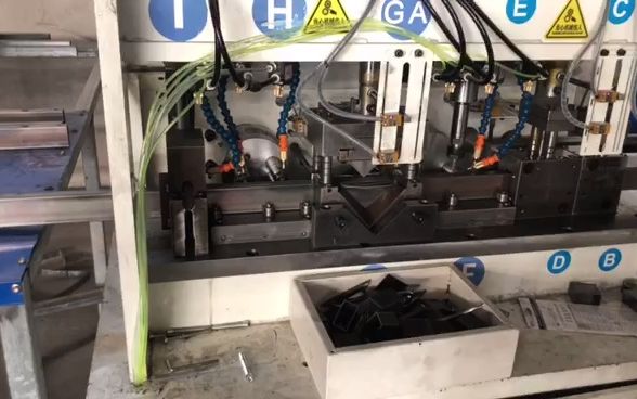 冲孔切角机,切角机,冲孔攻牙切角一体机