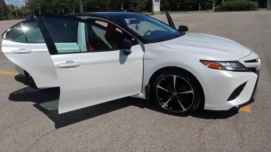 终于见到了,2021款丰田凯美瑞实车展示