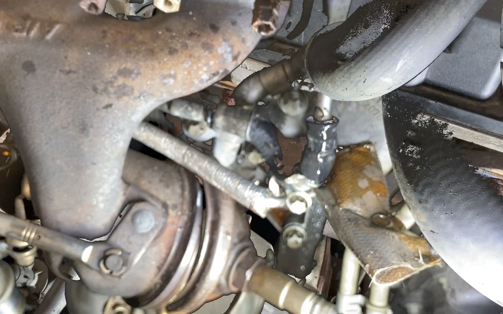 科鲁兹、13款昂科拉涡轮增压器冷却液供给管回流管拆卸更换参考