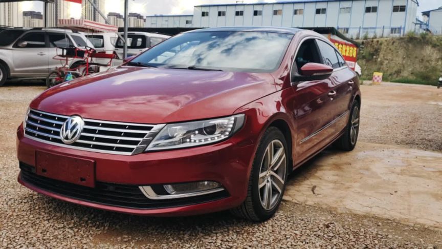 到店一台13年10月上牌大众CC,自动1.8T,带换挡拨片